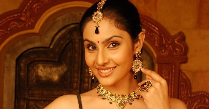 Divya Parameshwaran Jewellery