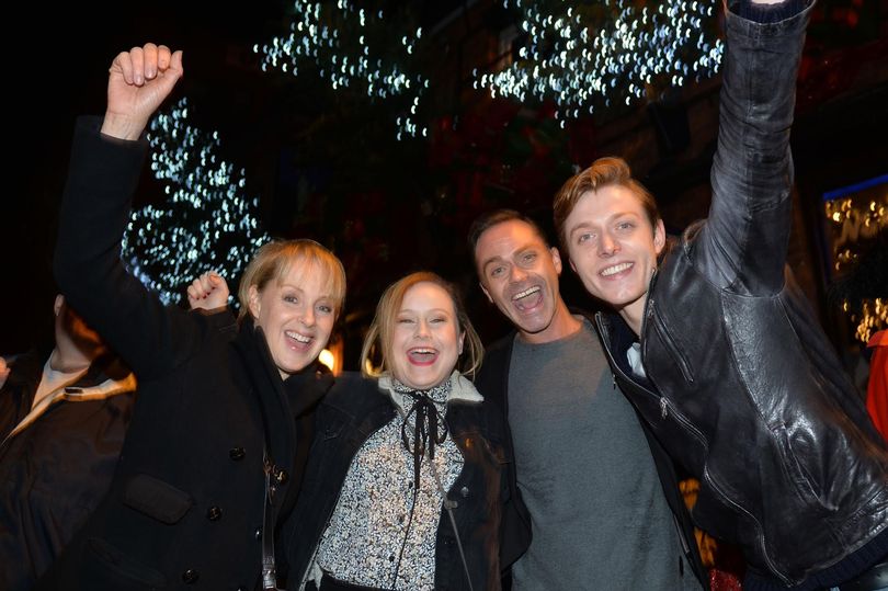 Coronation Street Blog: Coronation Street stars light up Manchester bar