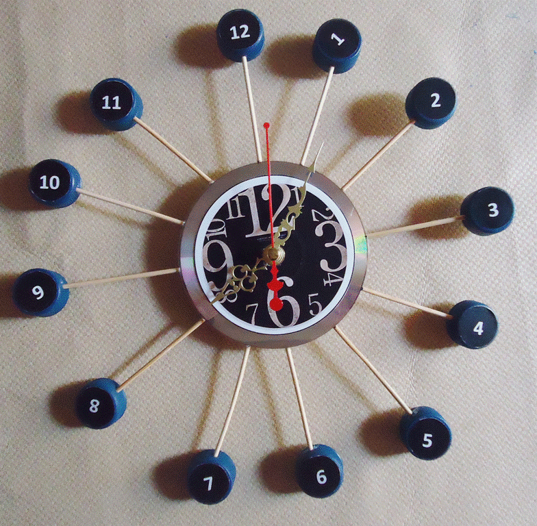 MANUALIDADES CON RECICLAJE: RELOJ CON CD