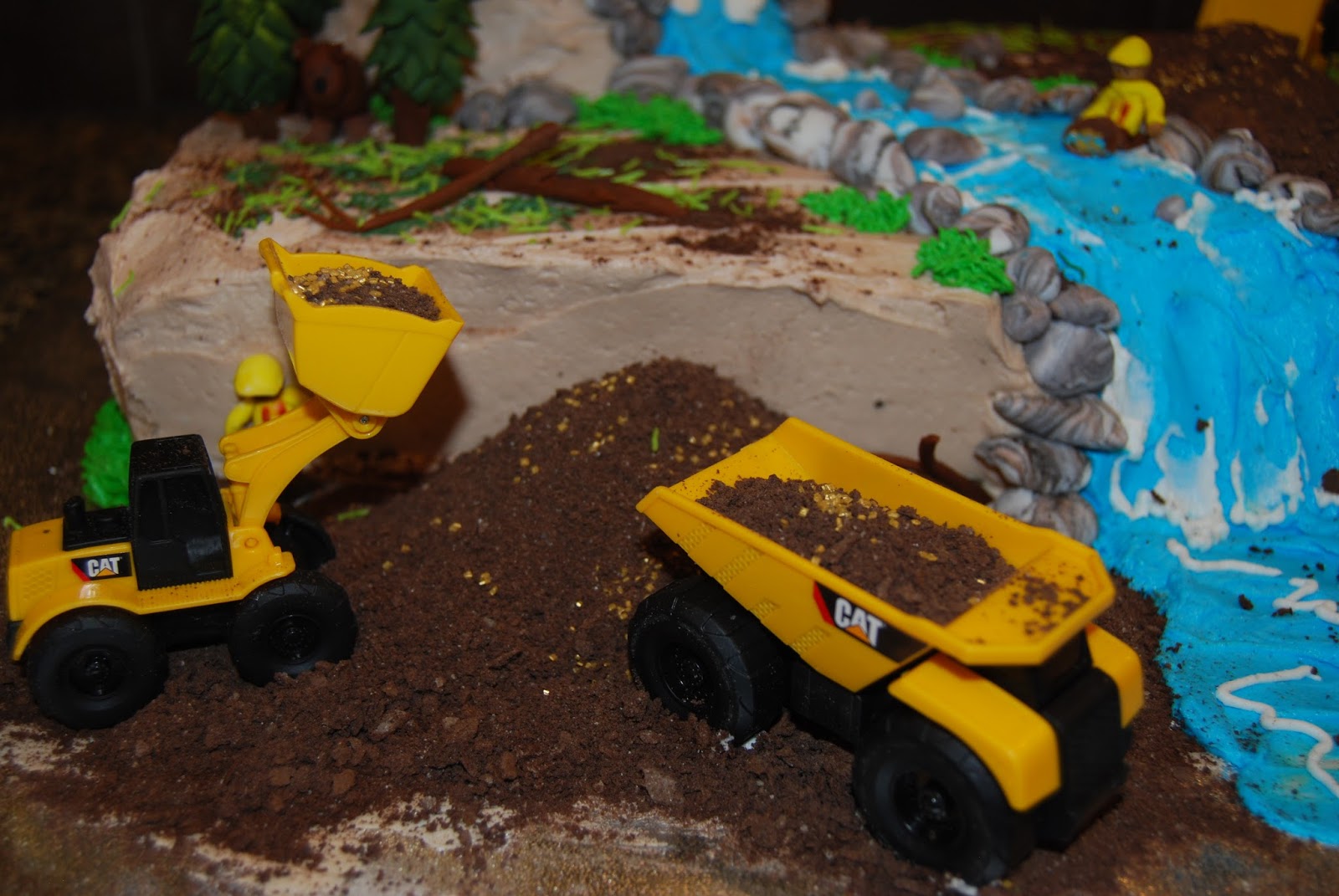 Gamma Susie's This n That: Gold Rush Cake