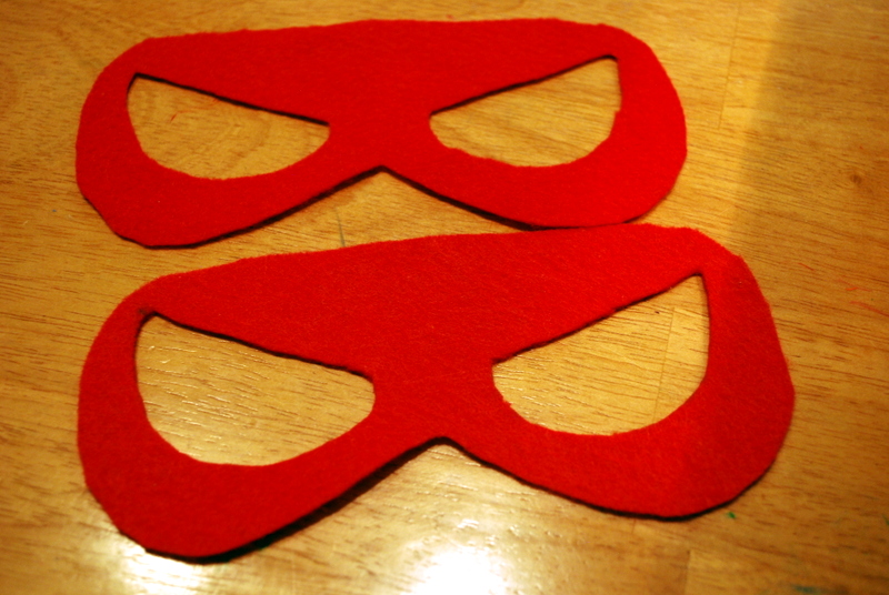 Sunshine and a Summer Breeze: Free template for Spiderman mask