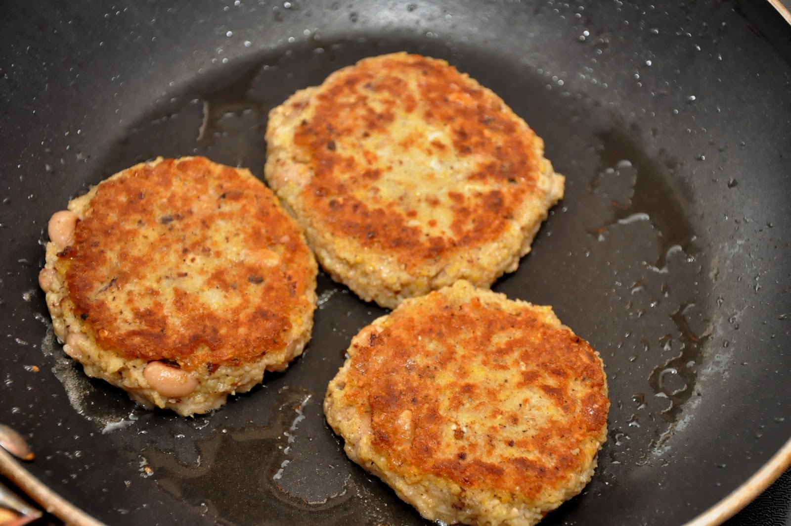 What's Cooking at Richard's ??: Black-Eyed Pea Cakes