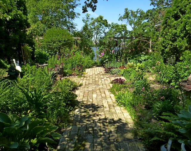 OakWooD Garden: June 2017