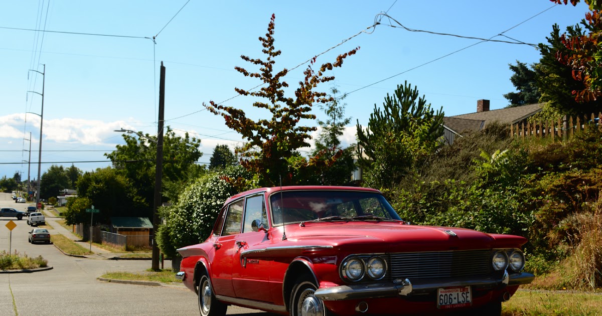 OLD PARKED CARS.: 1961 Dodge Lancer 770.