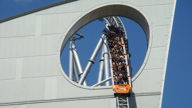 10 Amazing Japanese Roller Coasters - Cozy Resort