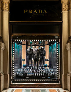 mylifestylenews: PRADA 2018 Christmas Window Display