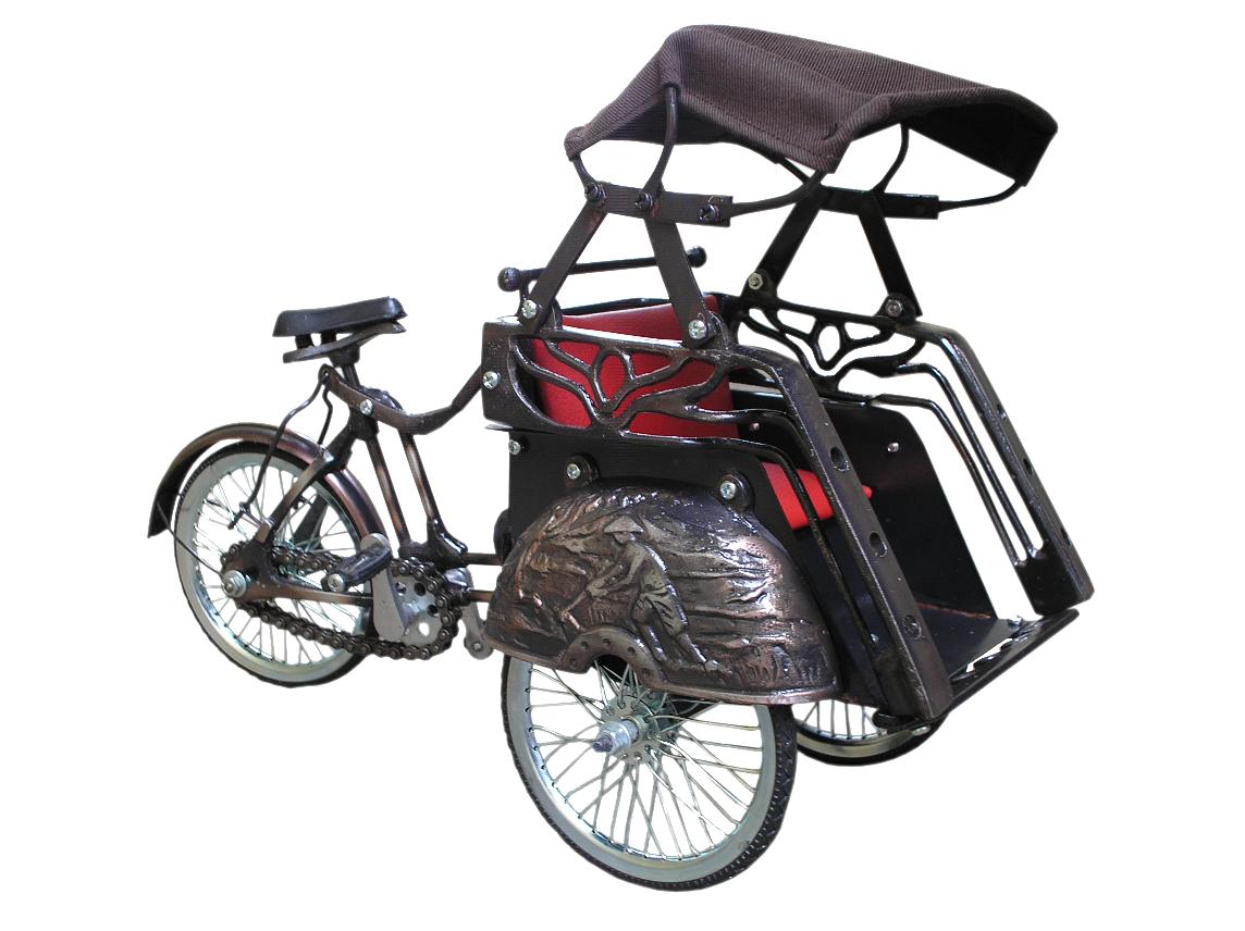 Manunggal Brass Produksi Miniatur Sepeda: Miniatur becak besar