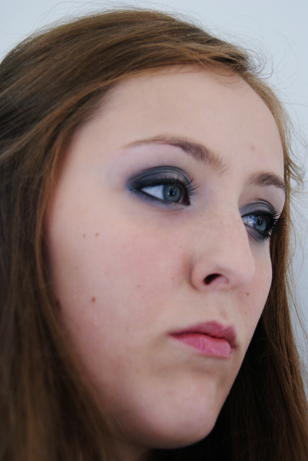 Fashion Is A Lifestyle Smokey Eyes Make Up Tutorial