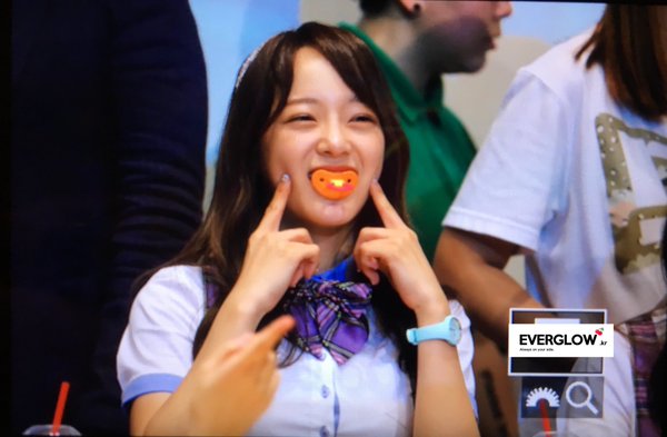 This Idol Poses With Pacifier!!!! :: Daily K Pop News | Latest K-Pop News