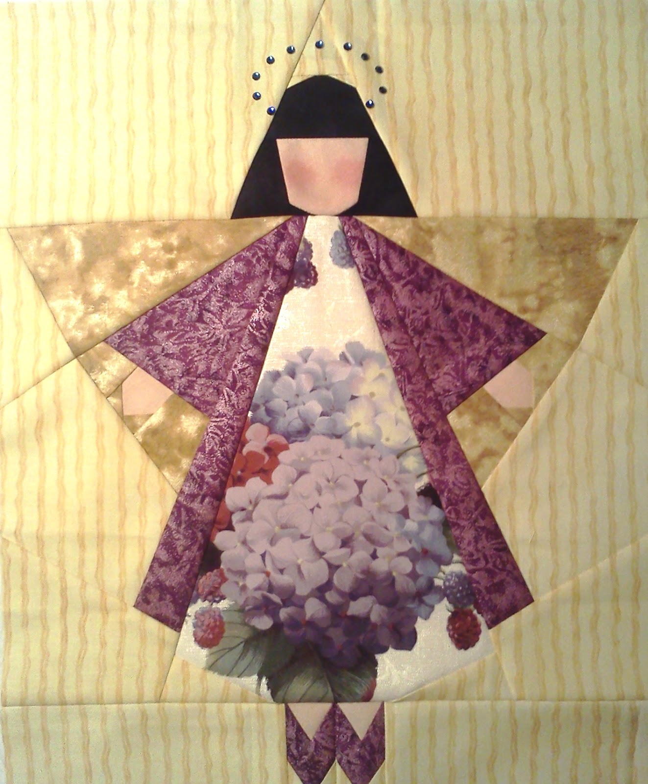 angel quilt. paper pieced angel block