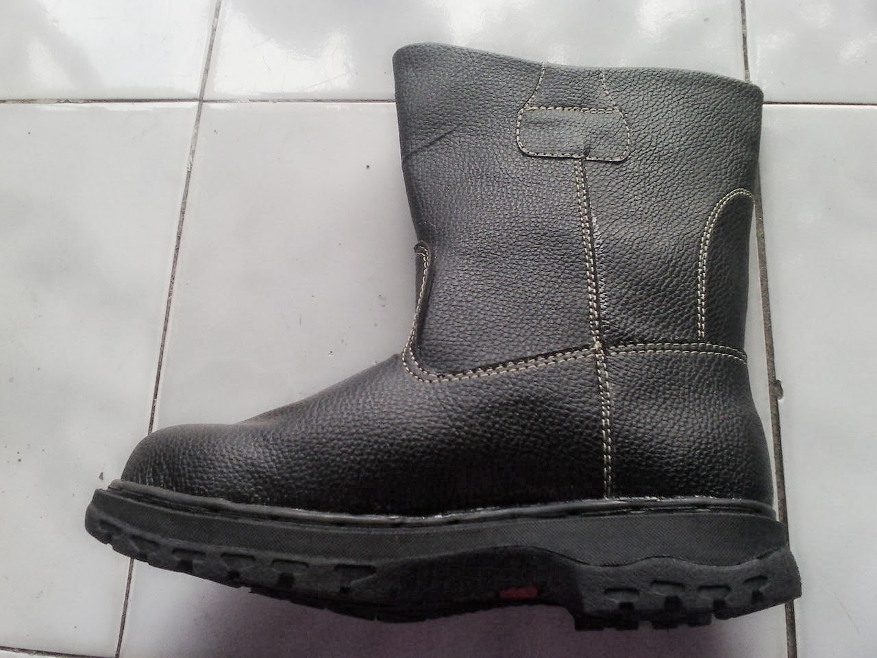 Jual Sepatu Safety | Sepatu Safety Surabaya, Grosir Sepatu Safety, Jual ...