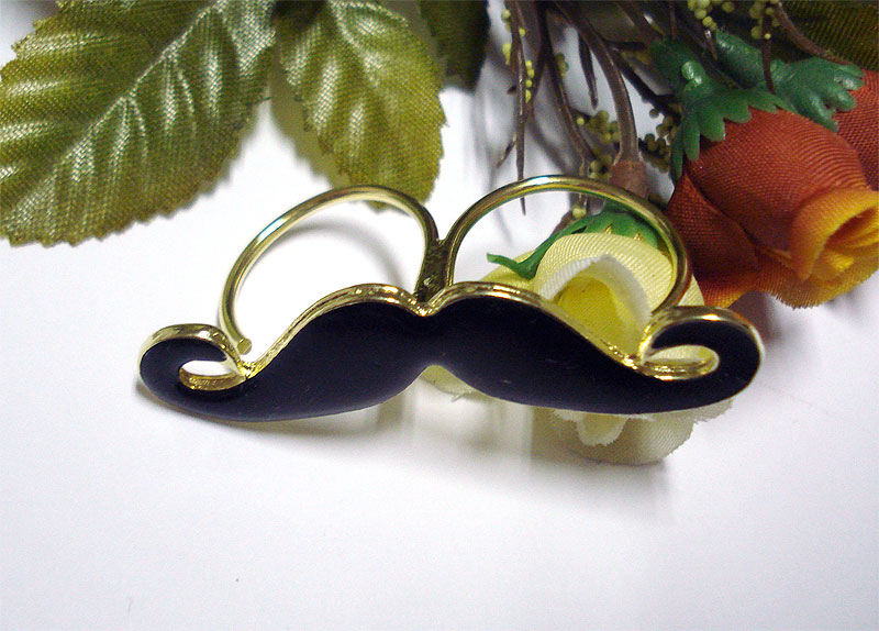 Anel Duplo Bigode Mustache - Folheado A OuroDrika Joias e Acessorios