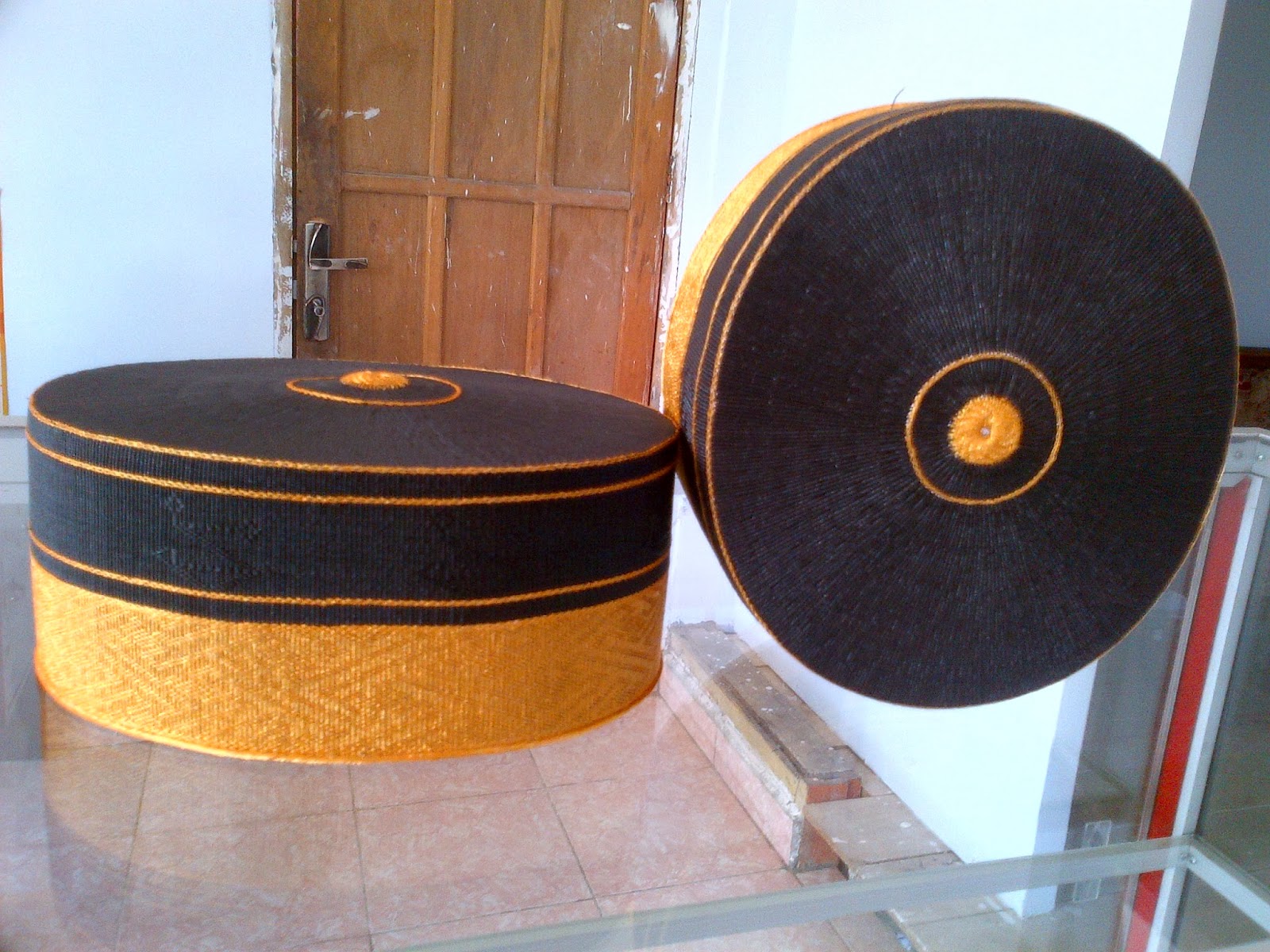 SOUVENIR KHAS BUGIS: Songkok Recca atau Songko To Bone