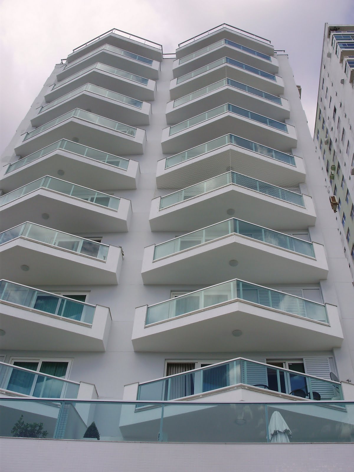 IMÓVEIS EM BALNEÁRIO CAMBORIÚ: PRÉDIOS DE BALNEÁRIO CAMBORIÚ - PARTE V