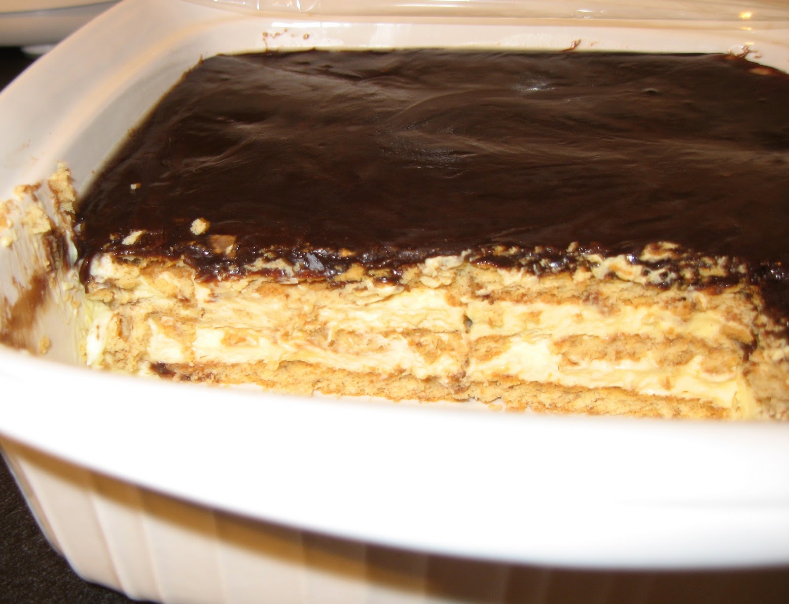 Chocolate Eclair Dessert - so easy & so yummy | The Kitchen is My ...