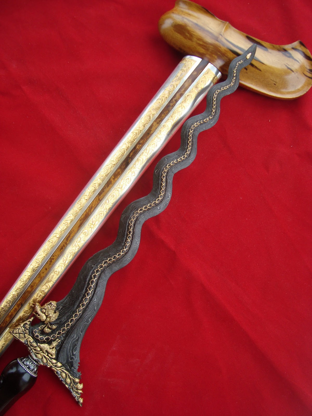 KERIS NOGO SOSRO SOLD OUT | PB SOLO GALLERY