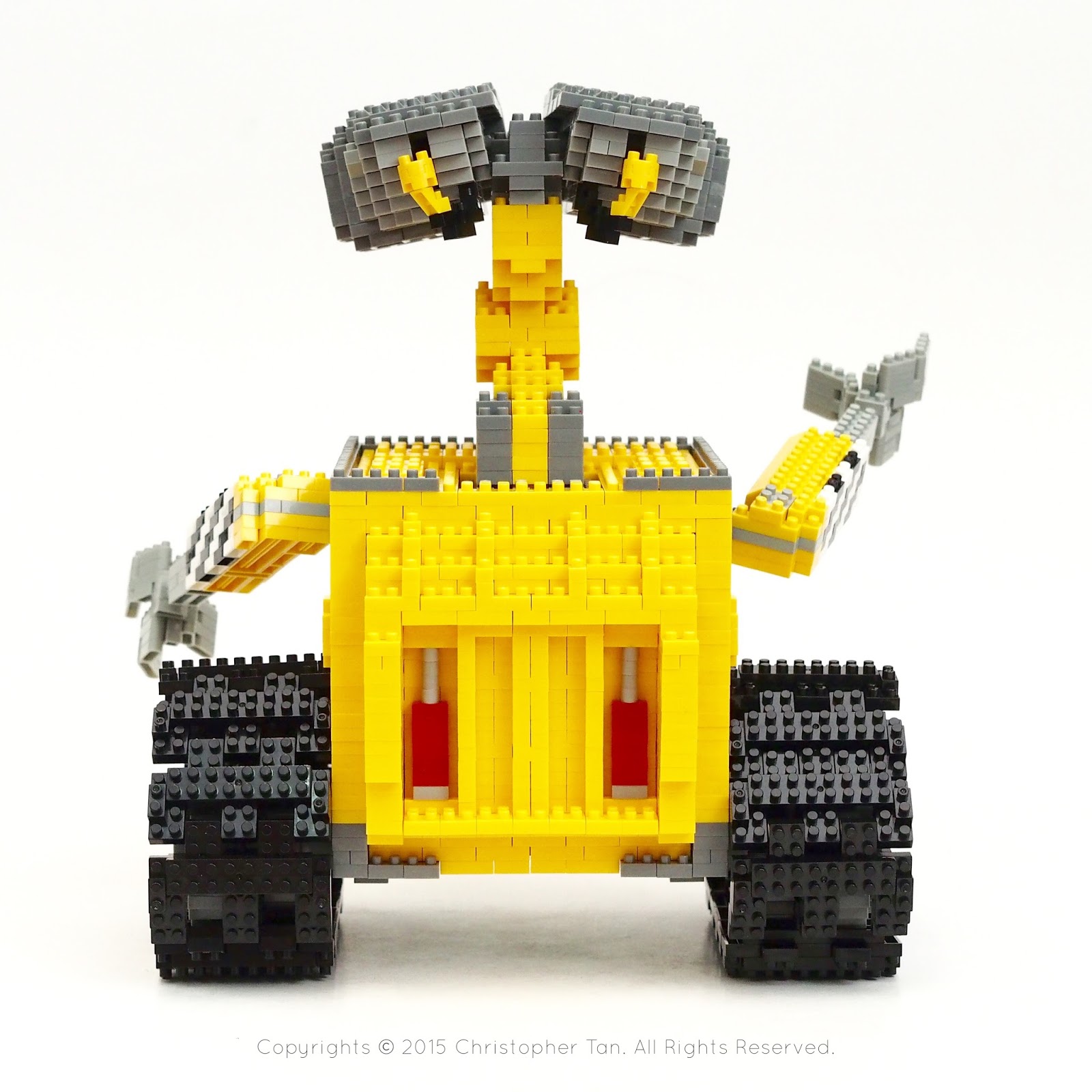 Christopher Tan: Deluxe nanoblock Wall-E
