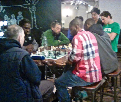 Boylston Chess Club Weblog: STARBUCKS IN HARVARD SQUARE 2ND FLOOR TAKES ...