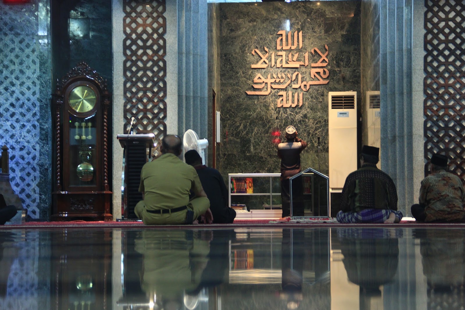 Young Muslim Traveler: Al-Markaz Al-Islami Pusat Ibadah dan Kebudayaan ...