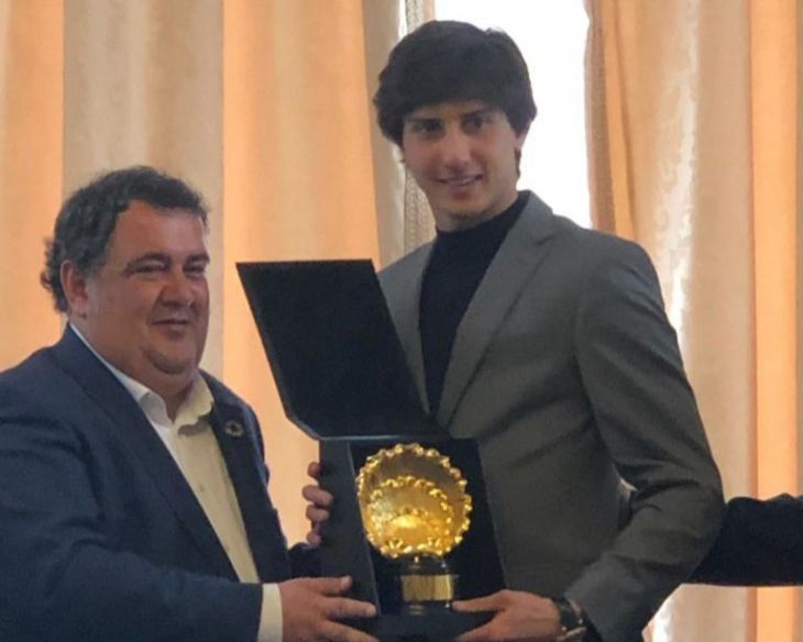 Perú Taurino: ANDRÉS ROCA REY RECIBE LA CONCHA DE ORO DE SAN SEBASTIÁN ...