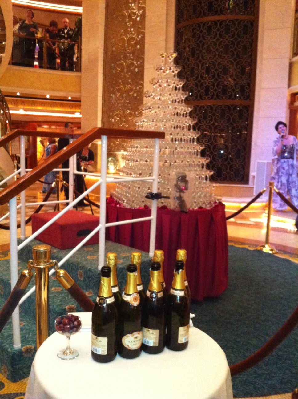 Yellow Fish cruises: Champagne waterfall