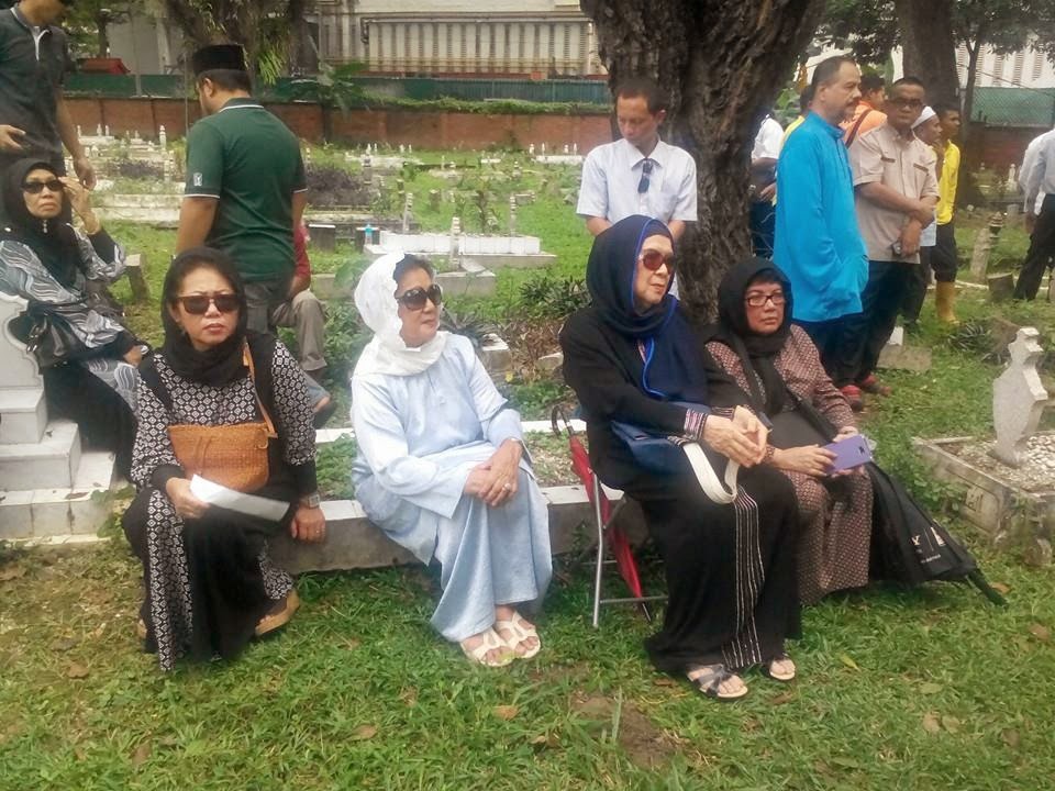 Dari kanan : Datin Paduka Shuhaimi Baba, Dato Maria Menado dan Seniwati ...