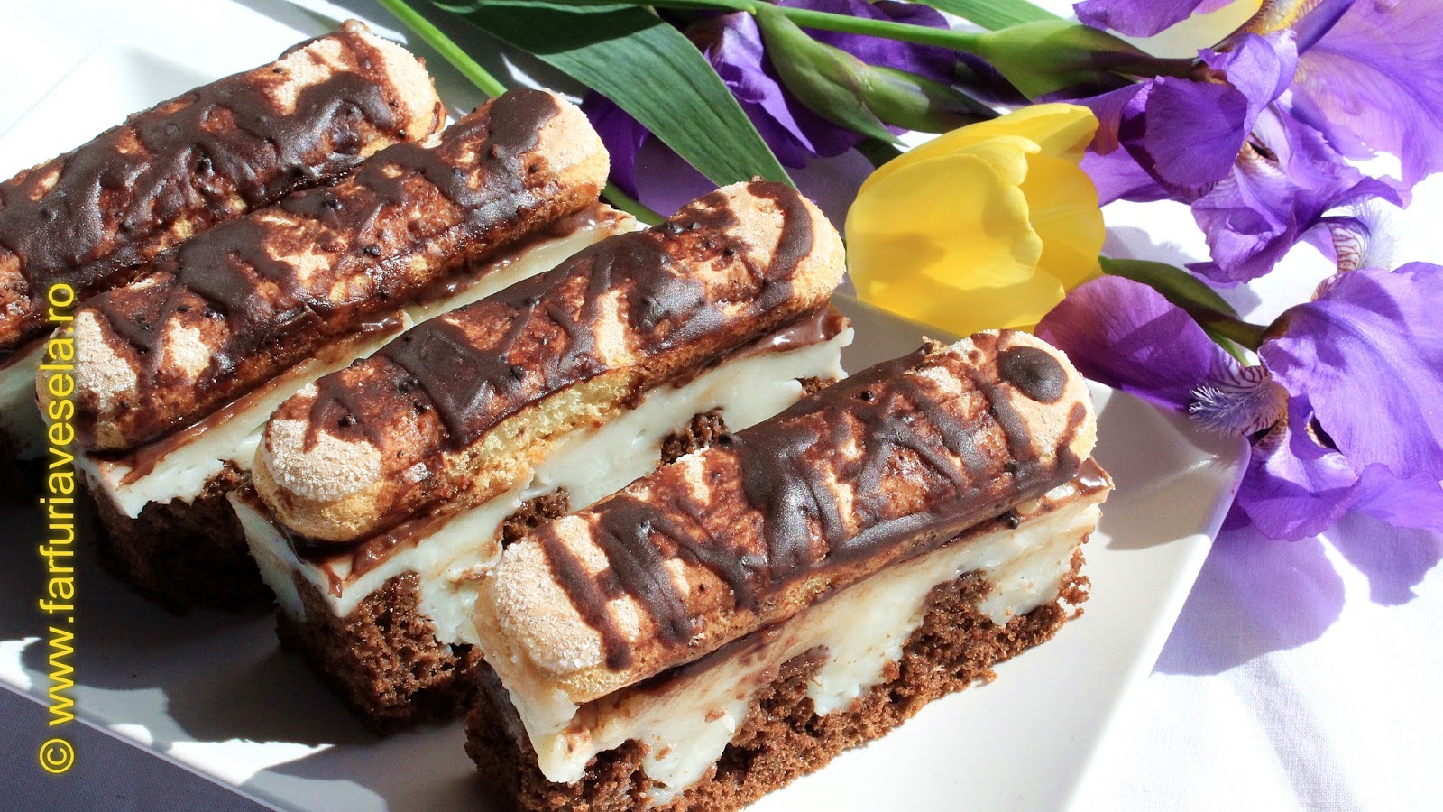 Farfuria vesela: Prajitura cu pandispan, crema cu vanilie si piscoturi