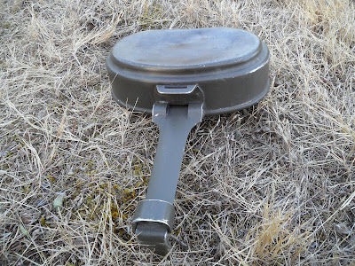 Four Bees: Austrian Mess Kit / Tin, circa 1980