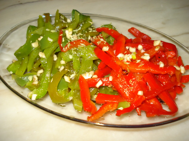 Como Pão Para Laranjas: Salada de pimentos assados
