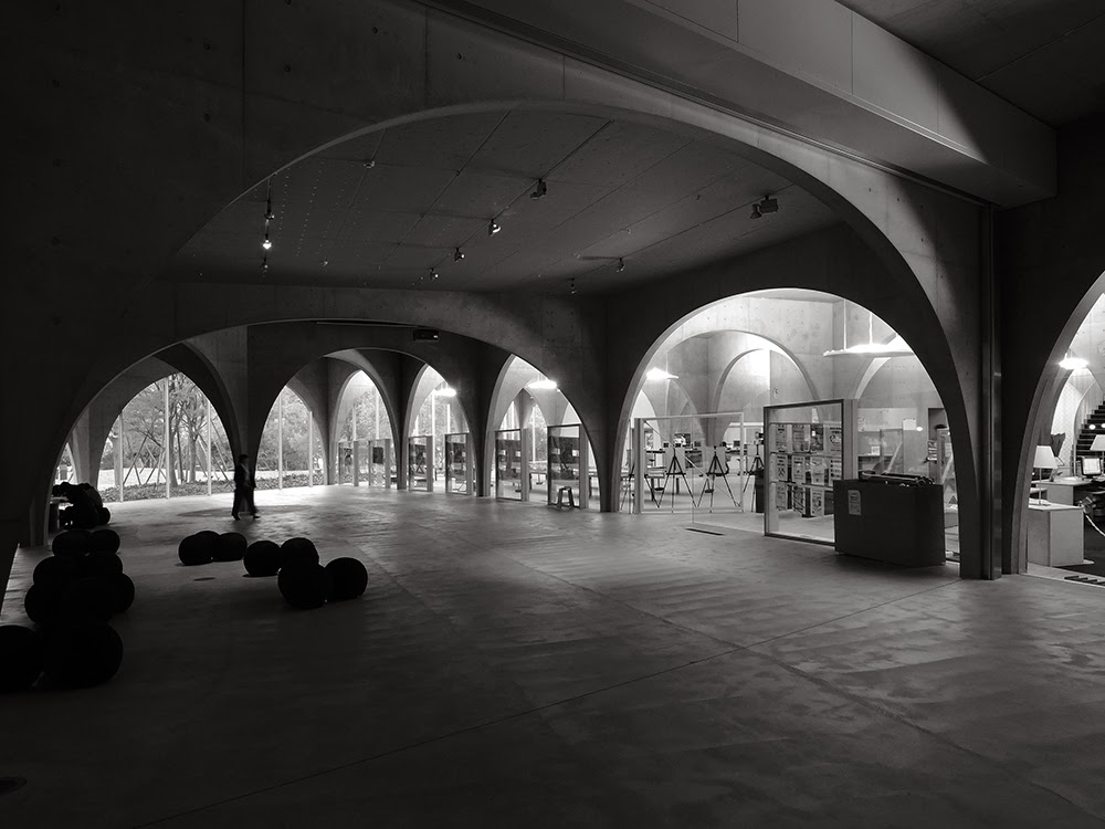 +Donghoon LEE + BLOG: 201311_Visiting Library of Tamabi University ...