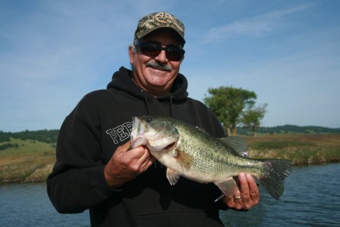 Copper Gazette: Salt Spring Valley Reservoir - The Bass are Biting
