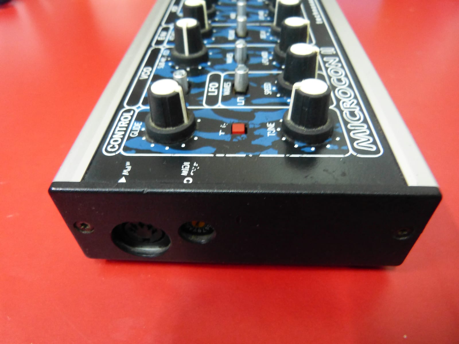 MATRIXSYNTH: Technosaurus Microcon II SN 2218