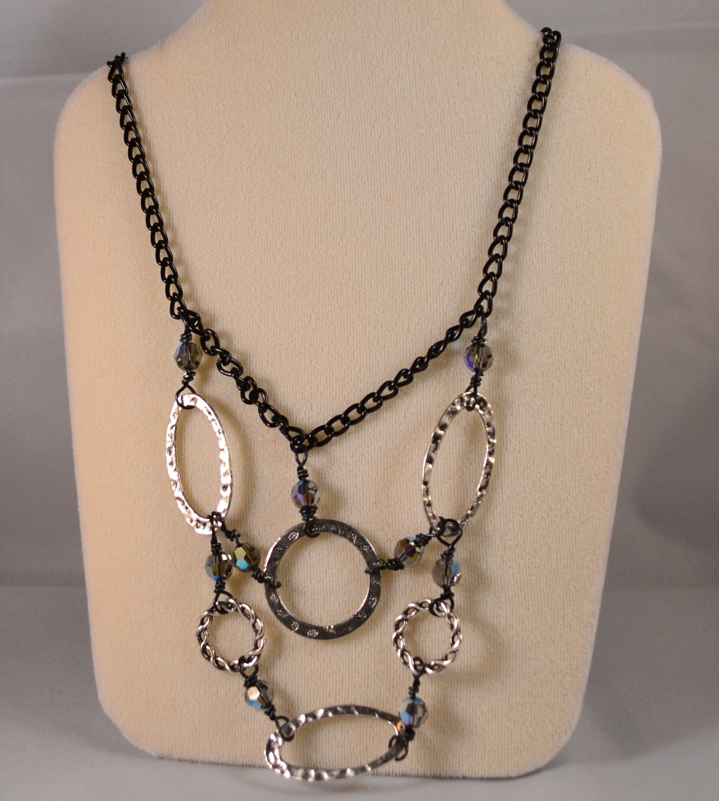 FreakyJewelry4U: An Extremely Freaky Chain Necklace