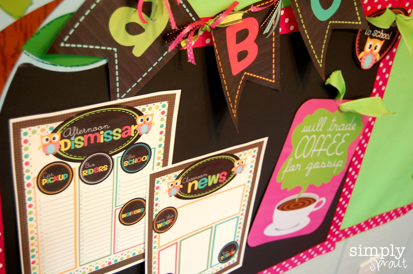 Teachers head back to school in style with cute classroom decor kits ...