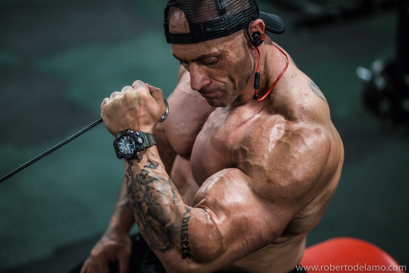 Muscle Lover: Spanish bodybuilder Roberto Del Amo