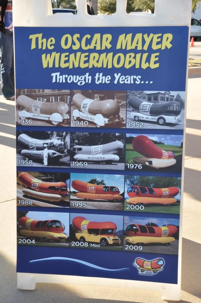 Savor The Days: Oscar Mayer Wienermobile