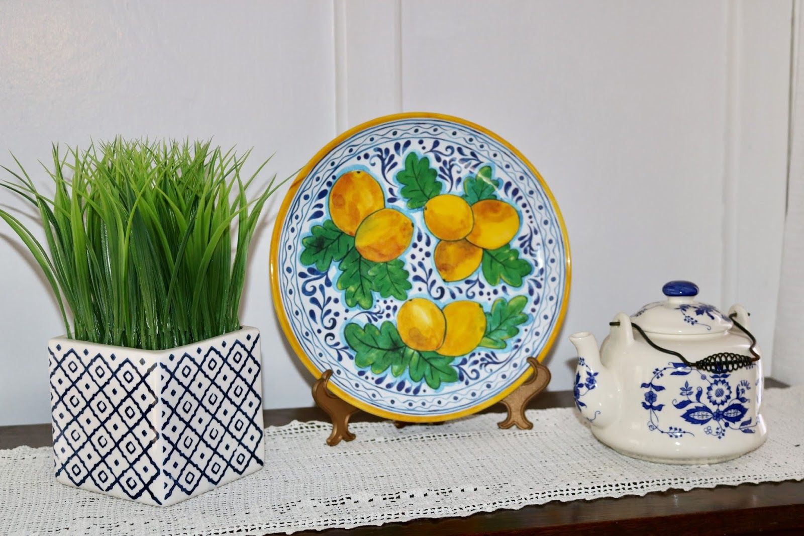 Amy's Creative Pursuits: How To Decorate A Metal Tier Tray And A Dining ...