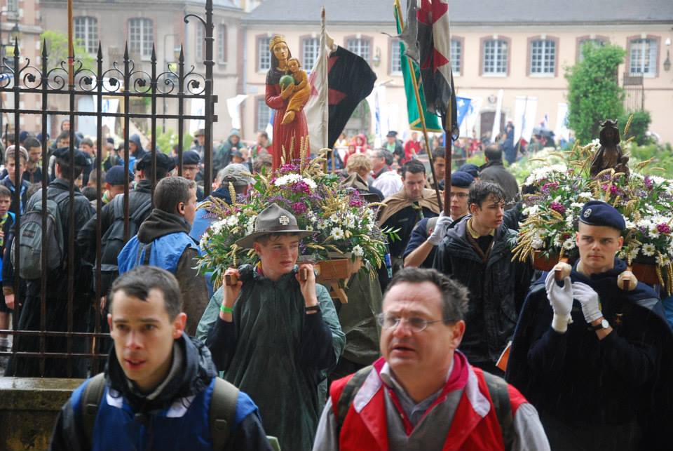 New Liturgical Movement: The Third and Final Day of the Chartres Pilgrimage