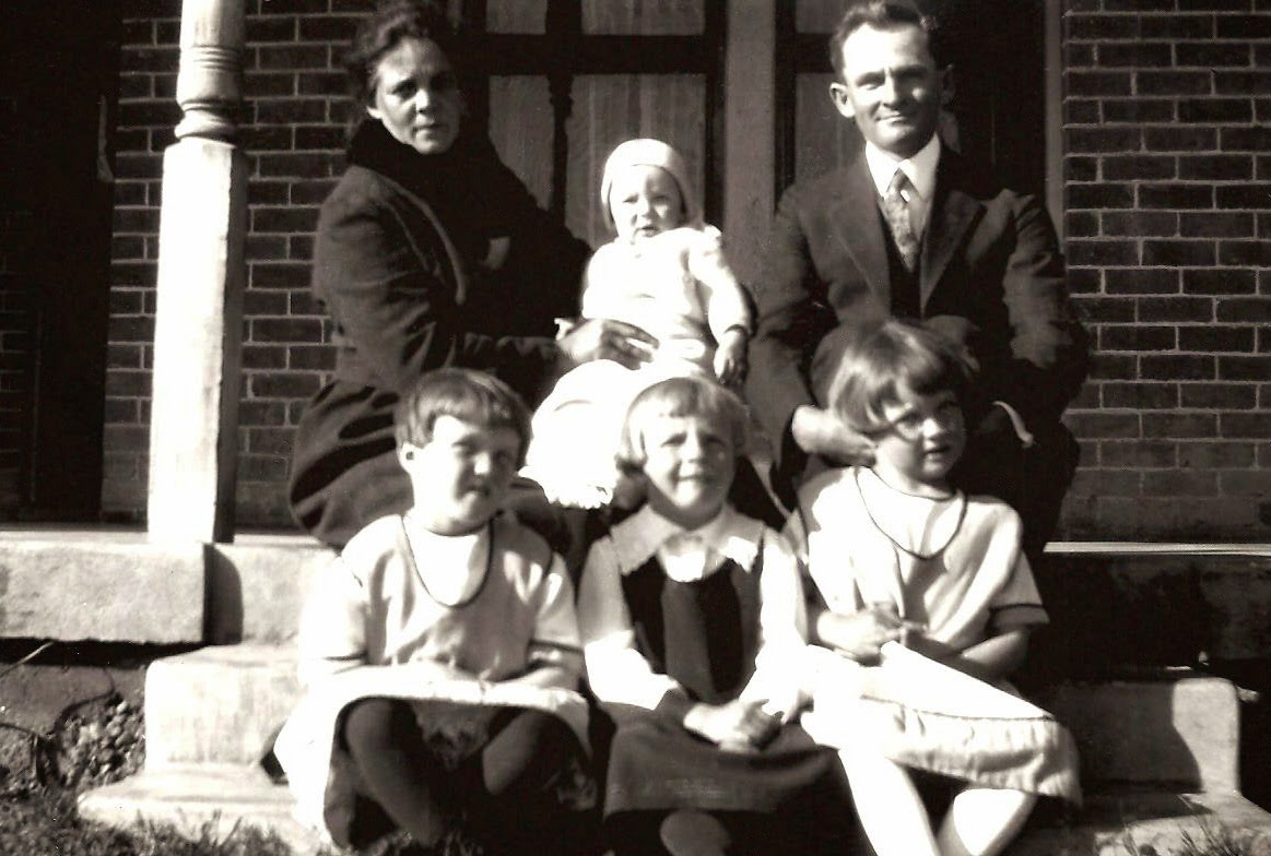 The Little House on the Corner: 2014-04-20