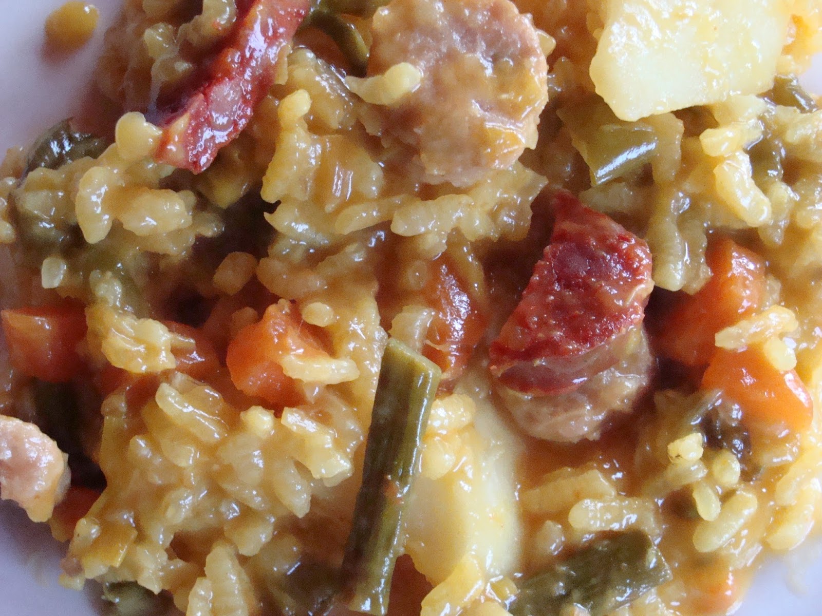 Las recetukis de Amatxu: ARROZ CON LONGANIZA, CHORIZO, PATATAS Y VERDURAS