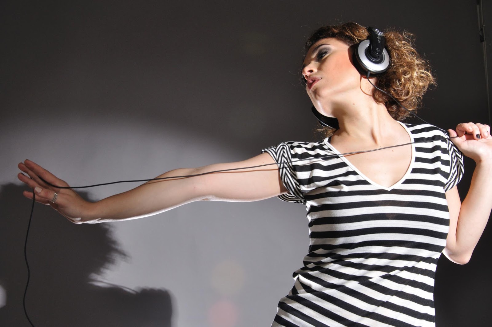 l a g r o s s a r o c k: REPORTAJE A SABRINA RHODES