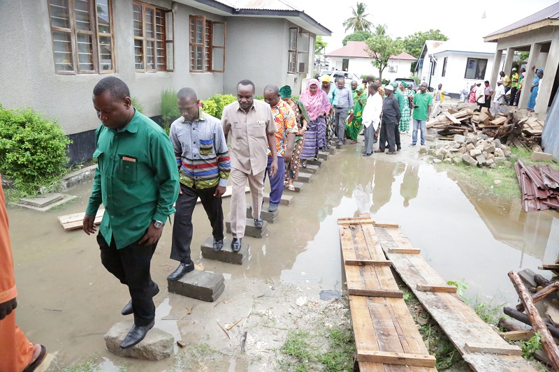 ZIARA YA MWENYEKITI WA CCM MKOA WA DAR ES SALAAM KATE KAMBA, KUKAGUA ...