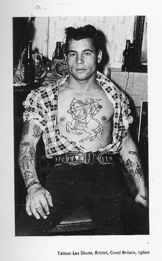 Amazing Vintage Photographs of Legendary Tattooist Les Skuse and ...
