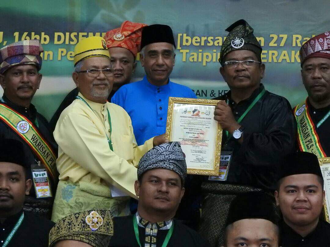 داتوء فادوكا ستيا: YAM DATO' UNDANG NANING KE-21 DILANTIK SEBAGAI ...