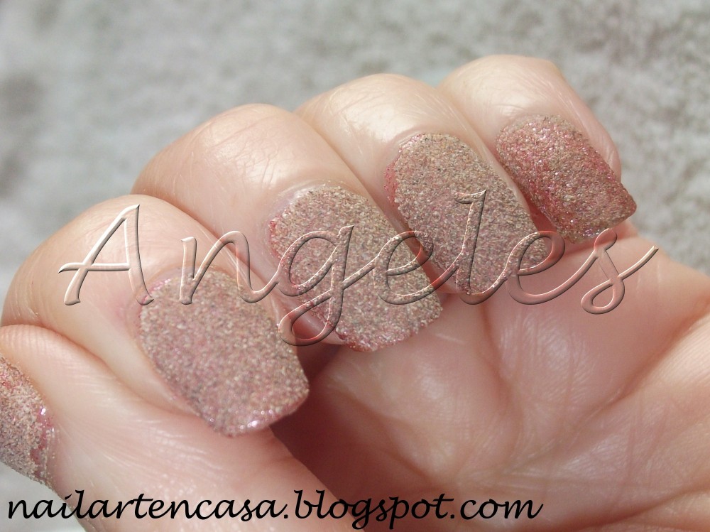 JUGANDO CON MIS UÑAS: Desventuras y tutorial de uñas con efecto arena