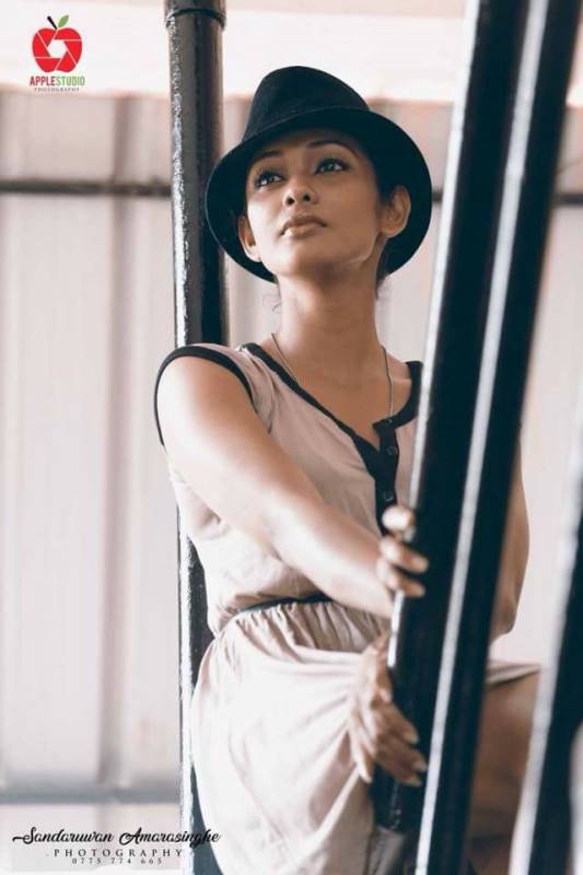 Sri Lankan Actress Yureni Noshika New sexy photos