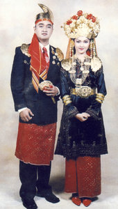 mengenal indonesia: pakaian adat riau