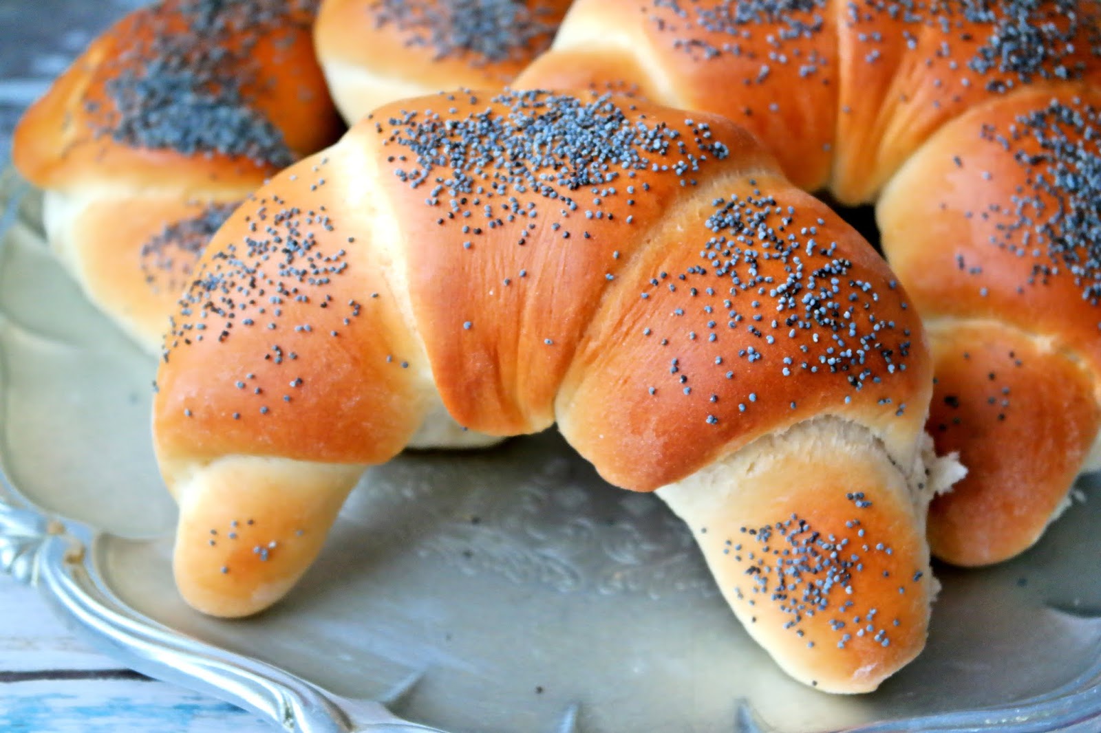 Rogaliki drożdżowe z makiem | Gotuj i Mieszkaj