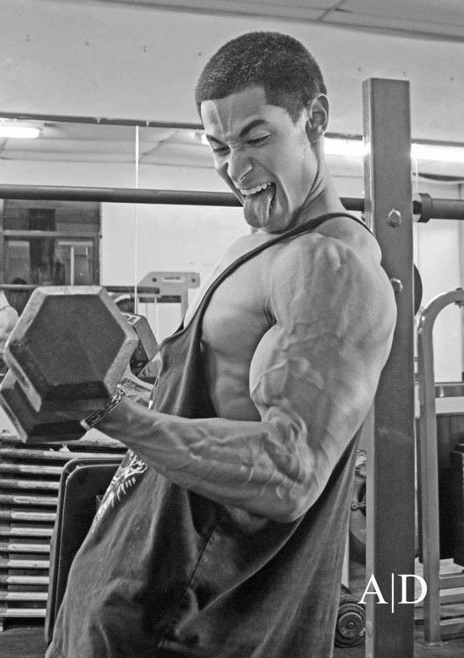 Daily Bodybuilding Motivation: Julian Navarro - 22 yr old Collegiate ...