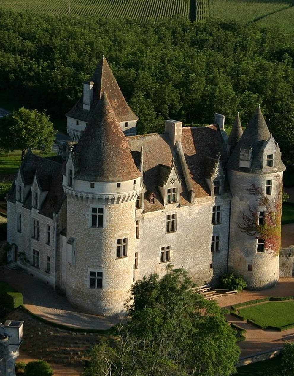 SARAN NOTICIAS E VARIEDADES : CASTELOS MEDIEVAIS: Castelo feudal ...